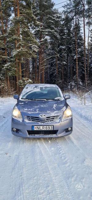 Blue Toyota Verso 2009 in Mazeikiai, with an engine capacity of 2.20 L and mileage of 215 thousand km for 4000 €, photo  on AUTOMOTO.COM.LV