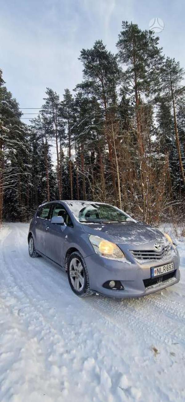 Zils Toyota Verso 2009 Mažeikiai, ar dzinēja tilpumu 2.20 L un nobraukumu 215 tūkst. km par 4000 €, foto 8 vietnē AUTOMOTO.COM.LV