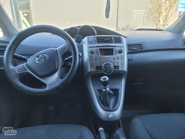 Zils Toyota Verso 2009 Viļņa, ar dzinēja tilpumu 2.00 L un nobraukumu 350 tūkst. km par 2150 €, foto 8 vietnē AUTOMOTO.COM.LV