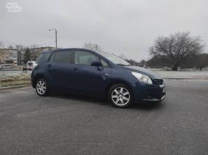 Zils Toyota Verso 2009 Viļņa, ar dzinēja tilpumu 2.00 L un nobraukumu 350 tūkst. km par 2150 €, foto 3 vietnē AUTOMOTO.COM.LV