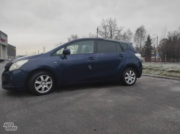 Blue Toyota Verso 2009 in Vilnius, with an engine capacity of 2.00 L and mileage of 350 thousand km for 2150 €, photo 4 on AUTOMOTO.COM.LV