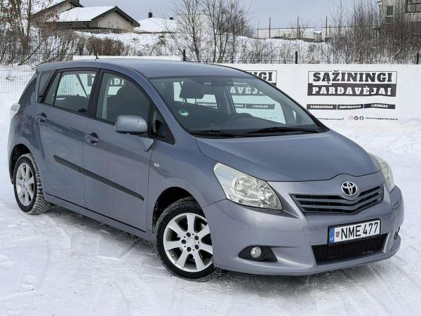 Zils Toyota Verso 2009 Viļņa, ar dzinēja tilpumu 2.00 L un nobraukumu 232 tūkst. km par 3700 €, foto 1 vietnē AUTOMOTO.COM.LV