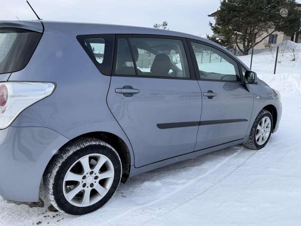 Zils Toyota Verso 2009 Viļņa, ar dzinēja tilpumu 2.00 L un nobraukumu 232 tūkst. km par 3700 €, foto 10 vietnē AUTOMOTO.COM.LV