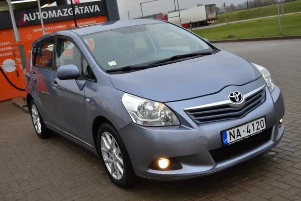 Zils Toyota Verso 2009 Jēkabpils, ar dzinēja tilpumu 2.20 L un nobraukumu 227 tūkst. km par 6600 €, foto 5 vietnē AUTOMOTO.COM.LV