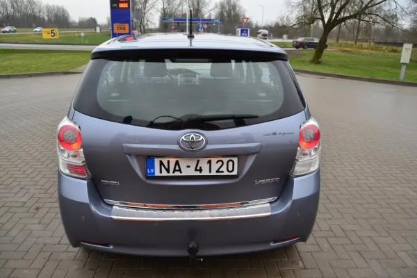 Zils Toyota Verso 2009 Jēkabpils, ar dzinēja tilpumu 2.20 L un nobraukumu 227 tūkst. km par 6600 €, foto 7 vietnē AUTOMOTO.COM.LV
