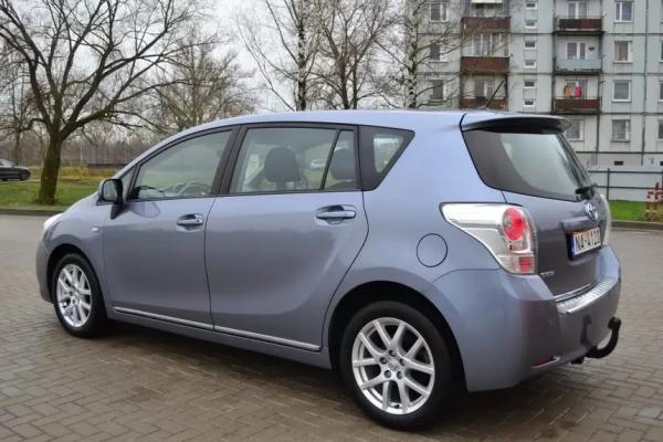 Zils Toyota Verso 2009 Jēkabpils, ar dzinēja tilpumu 2.20 L un nobraukumu 227 tūkst. km par 6600 €, foto 8 vietnē AUTOMOTO.COM.LV