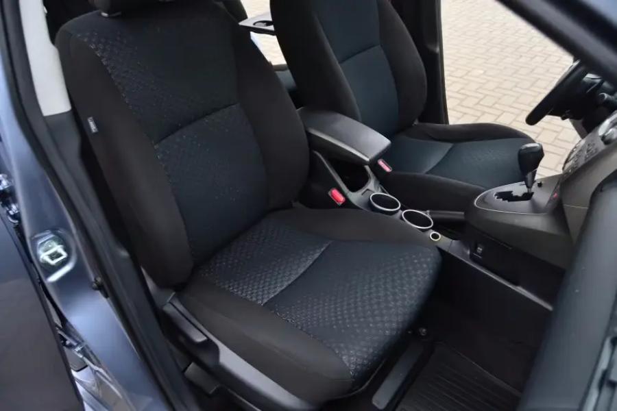 Zils Toyota Verso 2009 Jēkabpils, ar dzinēja tilpumu 2.20 L un nobraukumu 227 tūkst. km par 6600 €, foto 10 vietnē AUTOMOTO.COM.LV