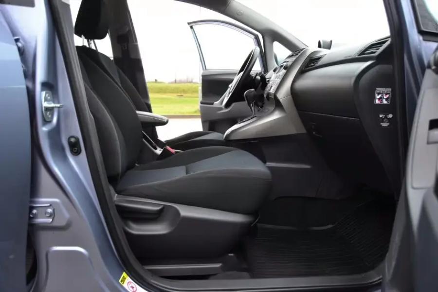 Zils Toyota Verso 2009 Jēkabpils, ar dzinēja tilpumu 2.20 L un nobraukumu 227 tūkst. km par 6600 €, foto 11 vietnē AUTOMOTO.COM.LV