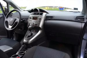 Zils Toyota Verso 2009 Jēkabpils, ar dzinēja tilpumu 2.20 L un nobraukumu 227 tūkst. km par 6600 €, foto 12 vietnē AUTOMOTO.COM.LV