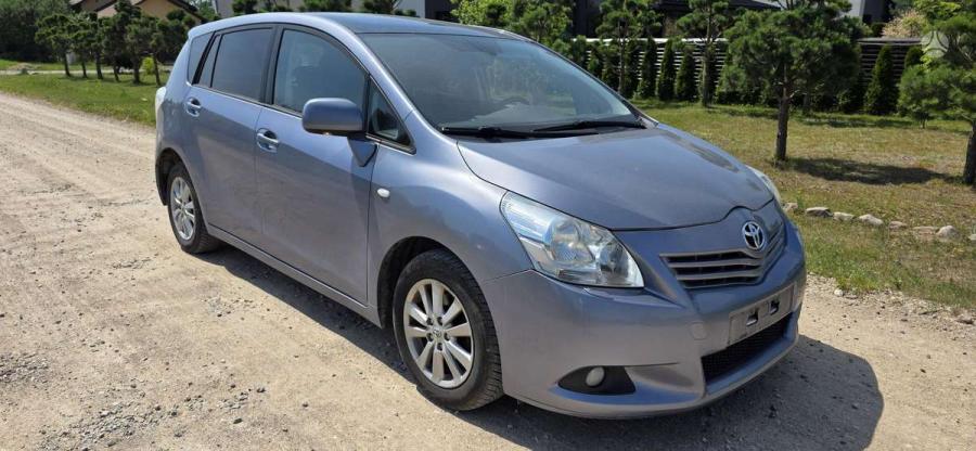 Zils Toyota Verso 2009 Viļņa, ar dzinēja tilpumu 2.00 L un nobraukumu 281 tūkst. km par 1800 €, foto 1 vietnē AUTOMOTO.COM.LV