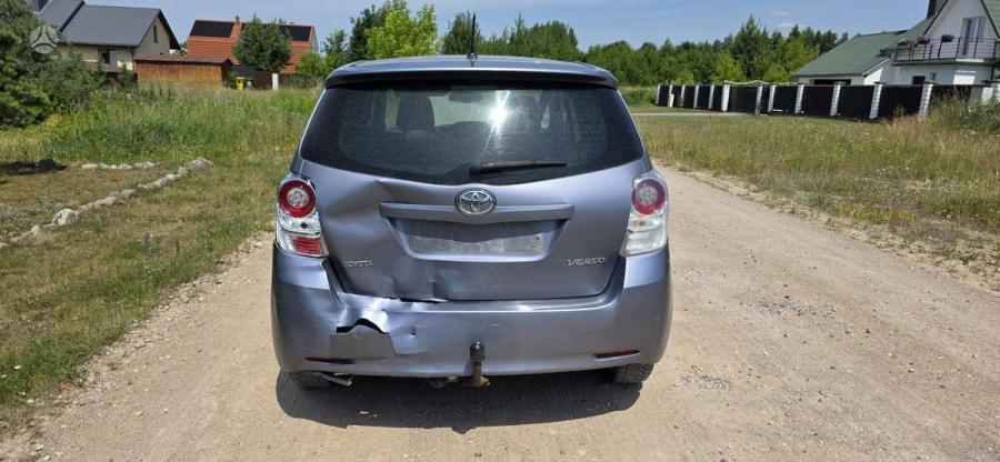 Zils Toyota Verso 2009 Viļņa, ar dzinēja tilpumu 2.00 L un nobraukumu 281 tūkst. km par 1800 €, foto 5 vietnē AUTOMOTO.COM.LV
