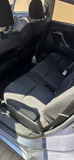 Zils Toyota Verso 2009 Viļņa, ar dzinēja tilpumu 2.00 L un nobraukumu 281 tūkst. km par 1800 €, foto 10 vietnē AUTOMOTO.COM.LV