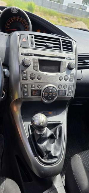 Zils Toyota Verso 2009 Viļņa, ar dzinēja tilpumu 2.00 L un nobraukumu 281 tūkst. km par 1800 €, foto 14 vietnē AUTOMOTO.COM.LV