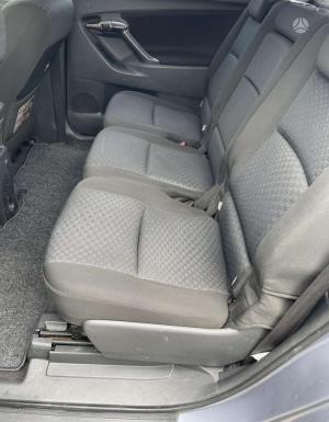 Blue Toyota Verso 2009 in Vilnius, with an engine capacity of 2.00 L and mileage of 257 thousand km for 3950 €, photo 11 on AUTOMOTO.COM.LV