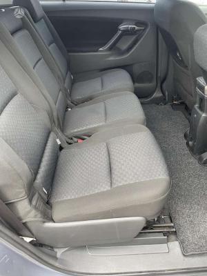 Blue Toyota Verso 2009 in Vilnius, with an engine capacity of 2.00 L and mileage of 257 thousand km for 3950 €, photo 12 on AUTOMOTO.COM.LV