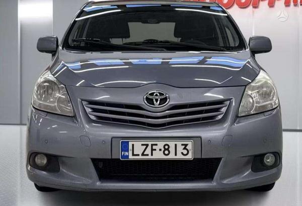 Zils Toyota Verso 2010 Viļņa, ar dzinēja tilpumu 2.00 L un nobraukumu 300 tūkst. km par 2650 €, foto 3 vietnē AUTOMOTO.COM.LV