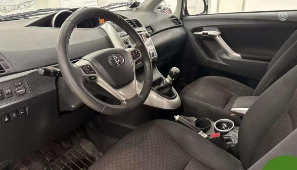 Zils Toyota Verso 2010 Viļņa, ar dzinēja tilpumu 2.00 L un nobraukumu 300 tūkst. km par 2650 €, foto 6 vietnē AUTOMOTO.COM.LV