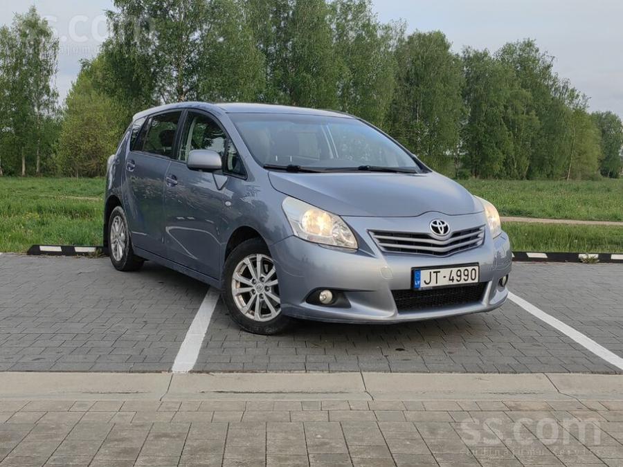 Zils Toyota Verso 2010 Rīga, ar dzinēja tilpumu 1.80 L un nobraukumu 181 tūkst. km par 4900 €, foto 3 vietnē AUTOMOTO.COM.LV