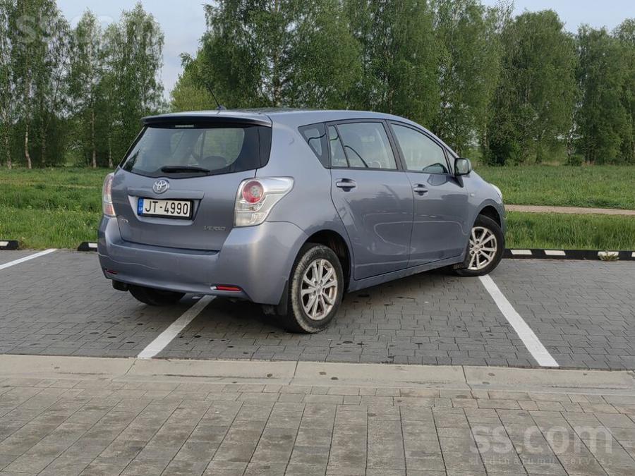 Zils Toyota Verso 2010 Rīga, ar dzinēja tilpumu 1.80 L un nobraukumu 181 tūkst. km par 4900 €, foto 5 vietnē AUTOMOTO.COM.LV