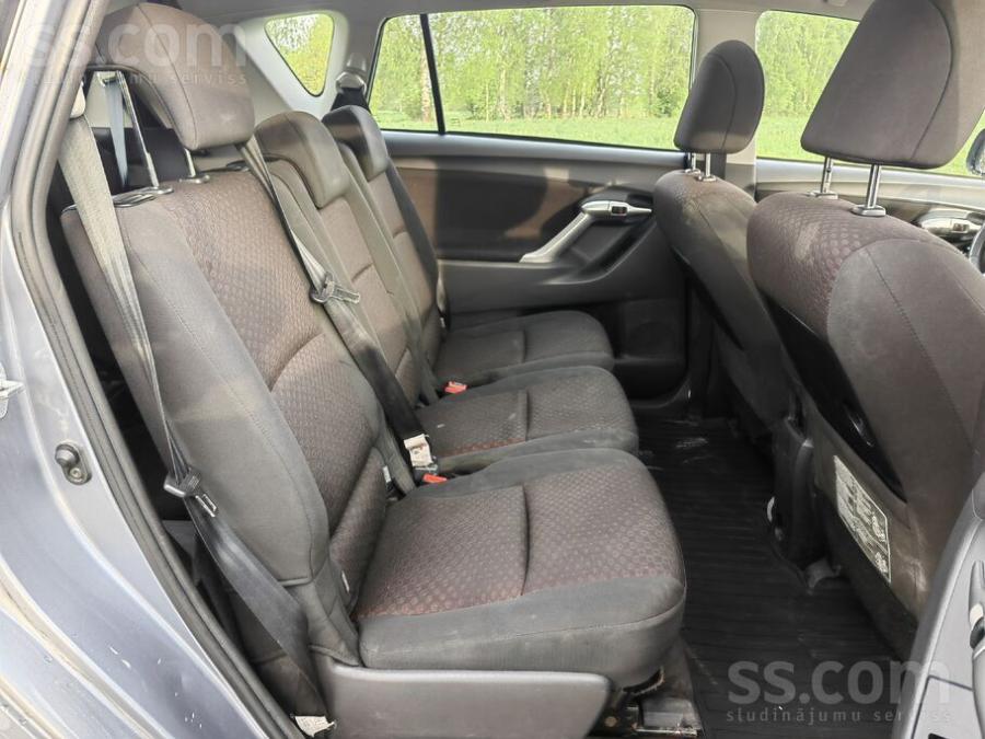 Zils Toyota Verso 2010 Rīga, ar dzinēja tilpumu 1.80 L un nobraukumu 181 tūkst. km par 4900 €, foto 7 vietnē AUTOMOTO.COM.LV