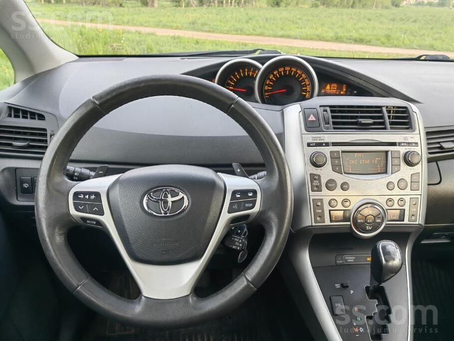 Zils Toyota Verso 2010 Rīga, ar dzinēja tilpumu 1.80 L un nobraukumu 181 tūkst. km par 4900 €, foto 9 vietnē AUTOMOTO.COM.LV