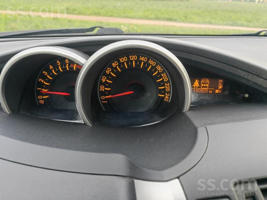 Zils Toyota Verso 2010 Rīga, ar dzinēja tilpumu 1.80 L un nobraukumu 181 tūkst. km par 4900 €, foto 12 vietnē AUTOMOTO.COM.LV