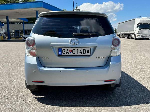 Blue Toyota Verso 2010 in Marijampole, with an engine capacity of 1.60 L and mileage of 161 thousand km for 4000 €, photo 4 on AUTOMOTO.COM.LV