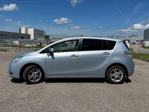 Blue Toyota Verso 2010 in Marijampole, with an engine capacity of 1.60 L and mileage of 161 thousand km for 4000 €, photo 6 on AUTOMOTO.COM.LV