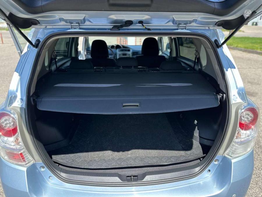 Blue Toyota Verso 2010 in Marijampole, with an engine capacity of 1.60 L and mileage of 161 thousand km for 4000 €, photo 17 on AUTOMOTO.COM.LV
