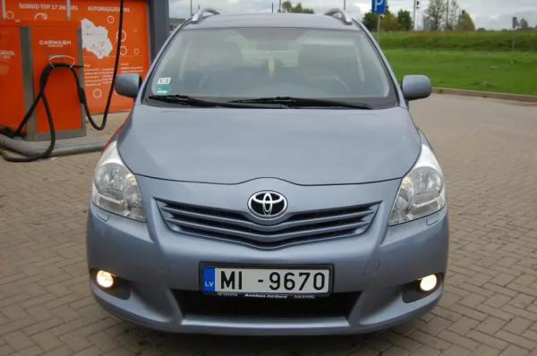 Zils Toyota Verso 2010 Jēkabpils, ar dzinēja tilpumu 2.00 L un nobraukumu 256 tūkst. km par 5800 €, foto 4 vietnē AUTOMOTO.COM.LV