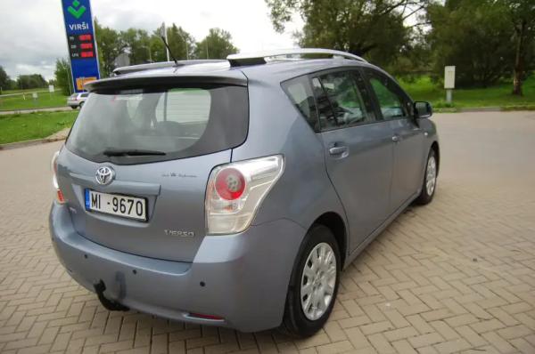 Zils Toyota Verso 2010 Jēkabpils, ar dzinēja tilpumu 2.00 L un nobraukumu 256 tūkst. km par 5800 €, foto 6 vietnē AUTOMOTO.COM.LV