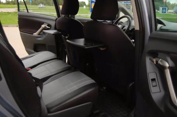 Zils Toyota Verso 2010 Jēkabpils, ar dzinēja tilpumu 2.00 L un nobraukumu 256 tūkst. km par 5800 €, foto 10 vietnē AUTOMOTO.COM.LV
