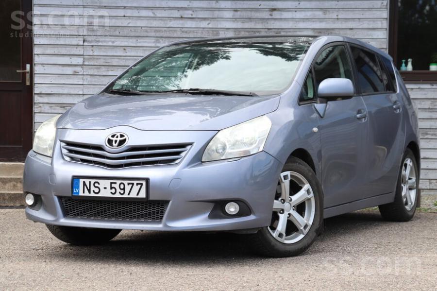 Zils Toyota Verso 2010 Valmiera, ar dzinēja tilpumu 2.00 L un nobraukumu 315 tūkst. km par 4400 €, foto 1 vietnē AUTOMOTO.COM.LV