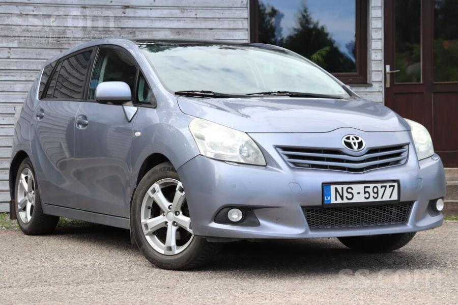 Zils Toyota Verso 2010 Valmiera, ar dzinēja tilpumu 2.00 L un nobraukumu 315 tūkst. km par 4400 €, foto 3 vietnē AUTOMOTO.COM.LV