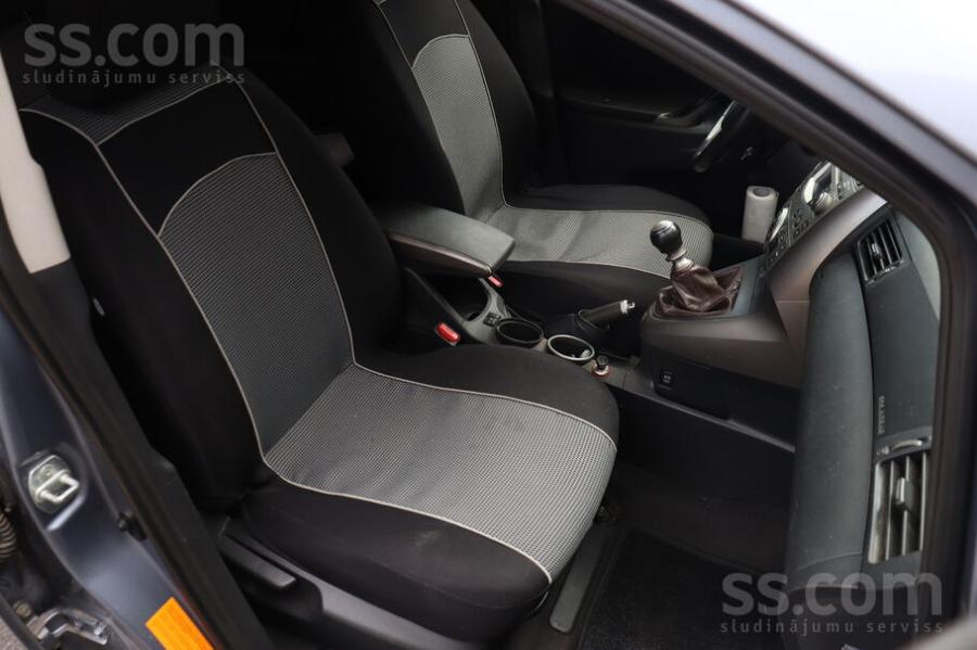 Zils Toyota Verso 2010 Valmiera, ar dzinēja tilpumu 2.00 L un nobraukumu 315 tūkst. km par 4400 €, foto 7 vietnē AUTOMOTO.COM.LV