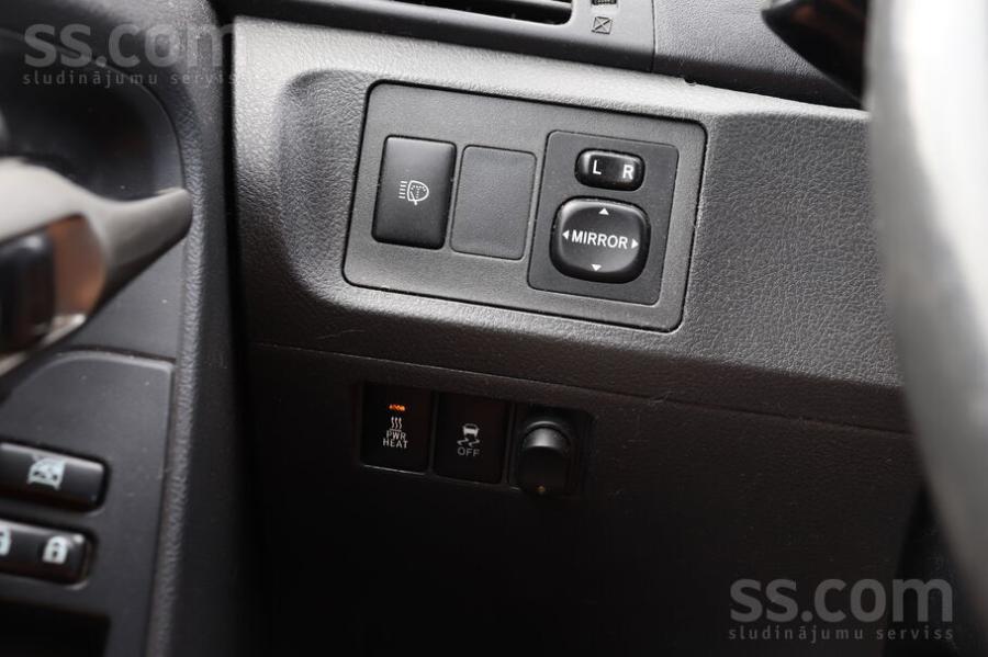 Zils Toyota Verso 2010 Valmiera, ar dzinēja tilpumu 2.00 L un nobraukumu 315 tūkst. km par 4400 €, foto 18 vietnē AUTOMOTO.COM.LV