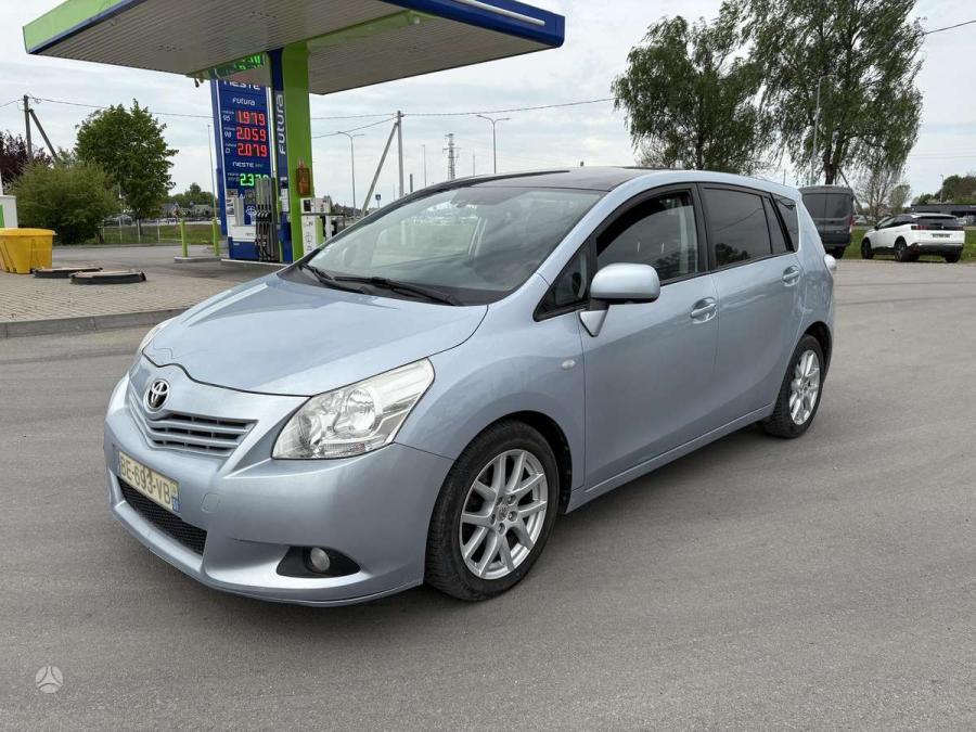 Zils Toyota Verso 2010 Tauragė, ar dzinēja tilpumu 2.23 L un nobraukumu 175 tūkst. km par 2900 €, foto 1 vietnē AUTOMOTO.COM.LV