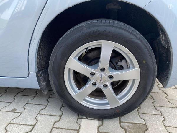 Zils Toyota Verso 2010 Viļņa, ar dzinēja tilpumu 1.80 L un nobraukumu 230 tūkst. km par 6650 €, foto 11 vietnē AUTOMOTO.COM.LV