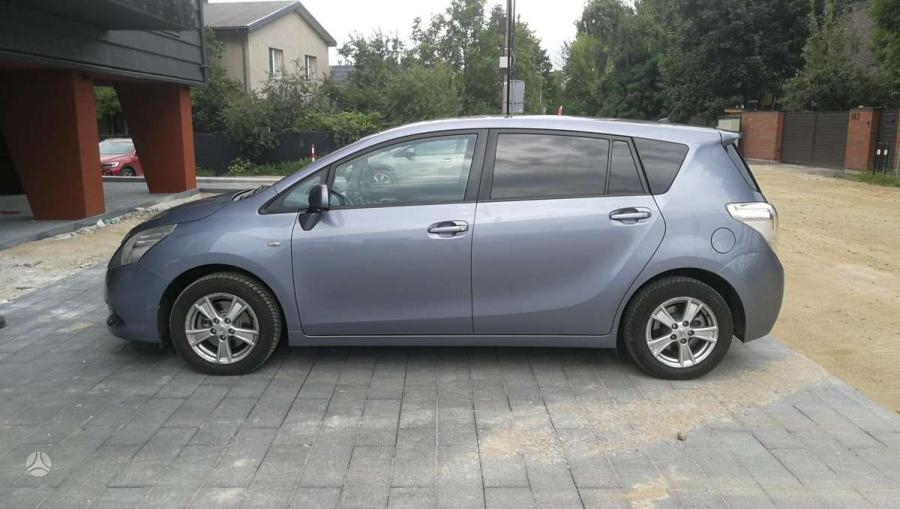 Zils Toyota Verso 2010 Kauņa, ar dzinēja tilpumu 1.80 L un nobraukumu 232 tūkst. km par 6400 €, foto 1 vietnē AUTOMOTO.COM.LV