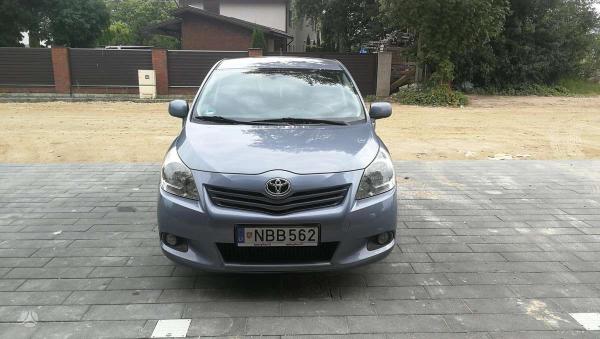 Zils Toyota Verso 2010 Kauņa, ar dzinēja tilpumu 1.80 L un nobraukumu 232 tūkst. km par 6400 €, foto 4 vietnē AUTOMOTO.COM.LV