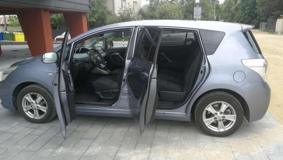 Zils Toyota Verso 2010 Kauņa, ar dzinēja tilpumu 1.80 L un nobraukumu 232 tūkst. km par 6400 €, foto 7 vietnē AUTOMOTO.COM.LV