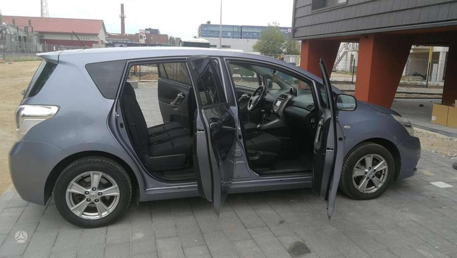 Zils Toyota Verso 2010 Kauņa, ar dzinēja tilpumu 1.80 L un nobraukumu 232 tūkst. km par 6400 €, foto 8 vietnē AUTOMOTO.COM.LV