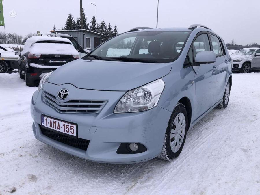 Blue Toyota Verso 2011 in Utena, with an engine capacity of 2.00 L and mileage of 208 thousand km for 4450 €, photo 1 on AUTOMOTO.COM.LV