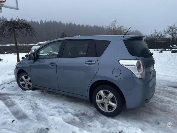 Blue Toyota Verso 2011 in Plunge, with an engine capacity of 2.00 L and mileage of 176 thousand km for 4200 €, photo 4 on AUTOMOTO.COM.LV