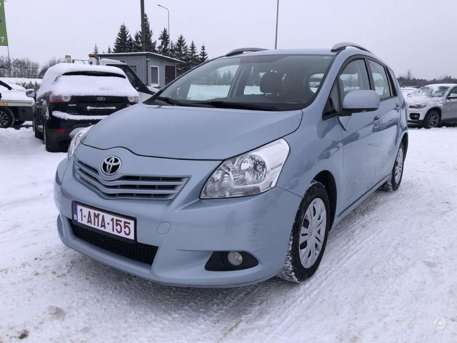 Blue Toyota Verso 2011 in Utena, with an engine capacity of 2.00 L and mileage of 208 thousand km for 4350 €, photo 1 on AUTOMOTO.COM.LV