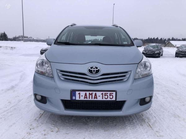 Zils Toyota Verso 2011 Utena, ar dzinēja tilpumu 2.00 L un nobraukumu 208 tūkst. km par 4350 €, foto 2 vietnē AUTOMOTO.COM.LV