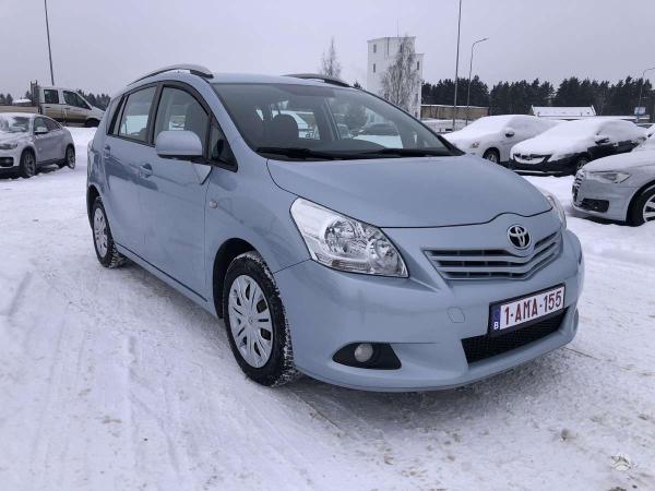 Zils Toyota Verso 2011 Utena, ar dzinēja tilpumu 2.00 L un nobraukumu 208 tūkst. km par 4350 €, foto 3 vietnē AUTOMOTO.COM.LV