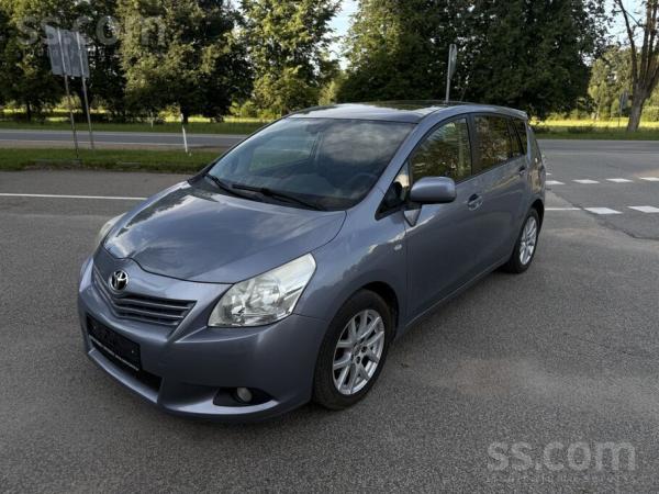 Zils Toyota Verso 2011 Ogre, ar dzinēja tilpumu 2.00 L un nobraukumu 233 tūkst. km par 5399 €, foto 3 vietnē AUTOMOTO.COM.LV