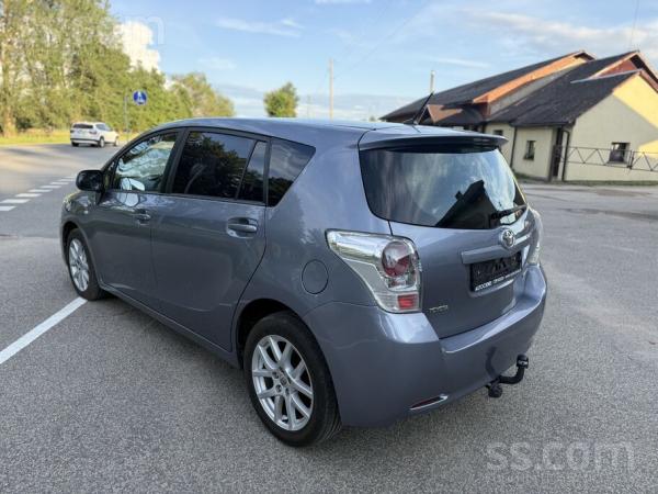 Zils Toyota Verso 2011 Ogre, ar dzinēja tilpumu 2.00 L un nobraukumu 233 tūkst. km par 5399 €, foto 4 vietnē AUTOMOTO.COM.LV