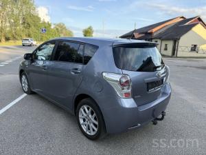 Zils Toyota Verso 2011 Ogre, ar dzinēja tilpumu 2.00 L un nobraukumu 233 tūkst. km par 5399 €, foto 5 vietnē AUTOMOTO.COM.LV